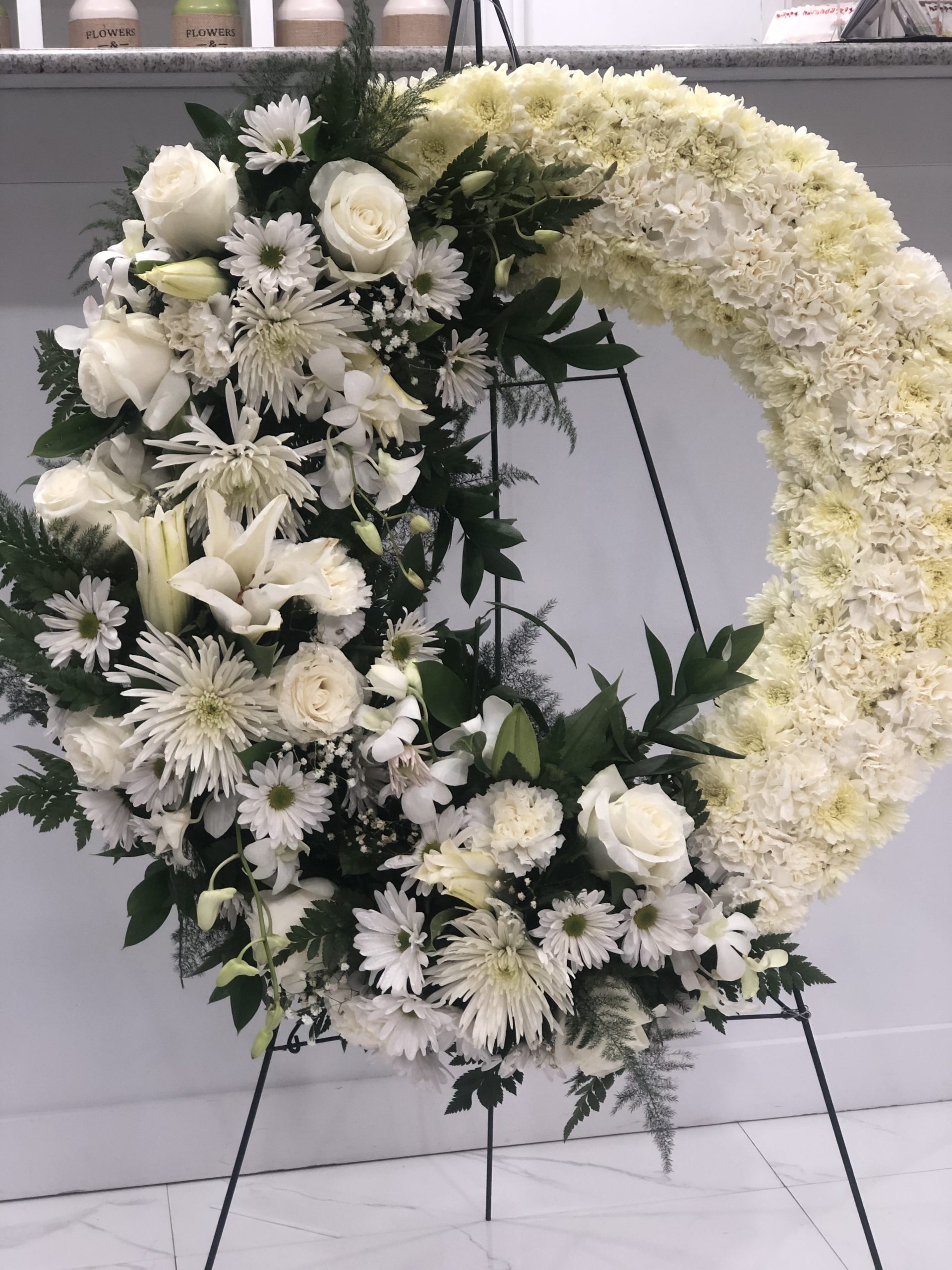 Funeral Wreaths – Shangri-la Flowers & Gifts Ltd